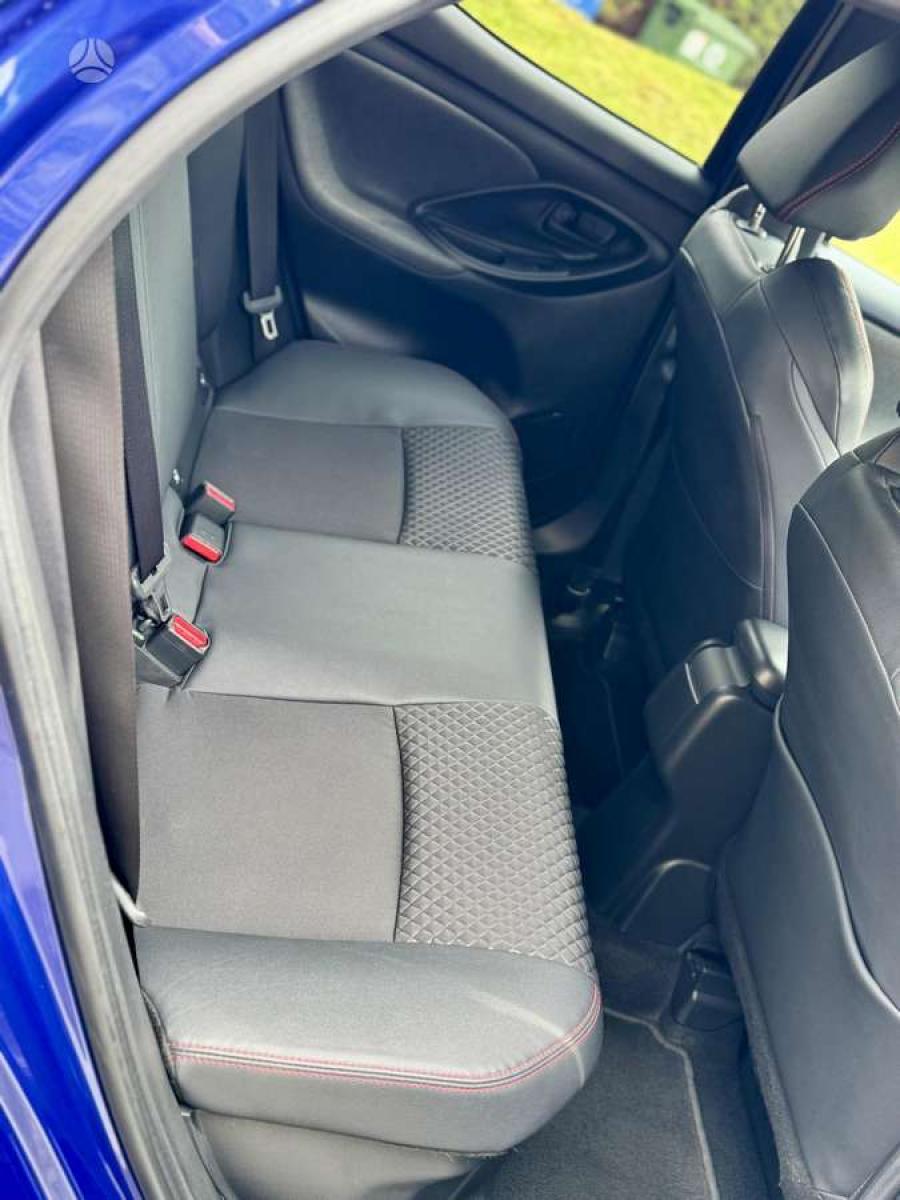Blue Toyota Yaris 2022 in Kaunas, with an engine capacity of 1.49 L and mileage of 41 thousand km for 18999 €, photo 18 on AUTOMOTO.COM.LV
