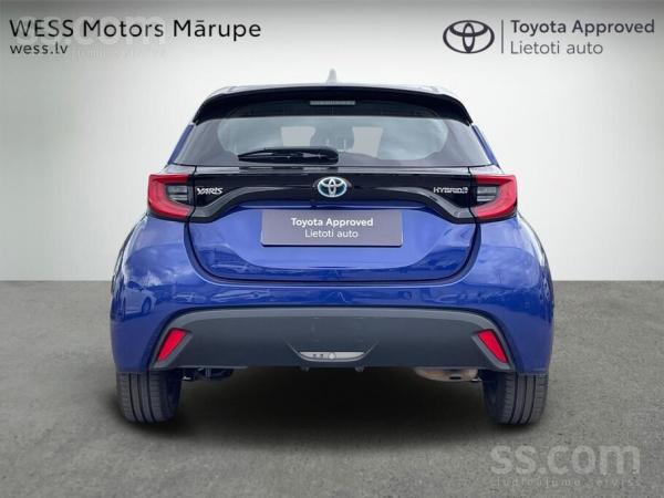 Blue Toyota Yaris 2022 in Riga, with an engine capacity of 1.50 L and mileage of 29 thousand km for 18990 €, photo 4 on AUTOMOTO.COM.LV