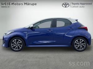 Blue Toyota Yaris 2022 in Riga, with an engine capacity of 1.50 L and mileage of 29 thousand km for 18990 €, photo 4 on AUTOMOTO.COM.LV