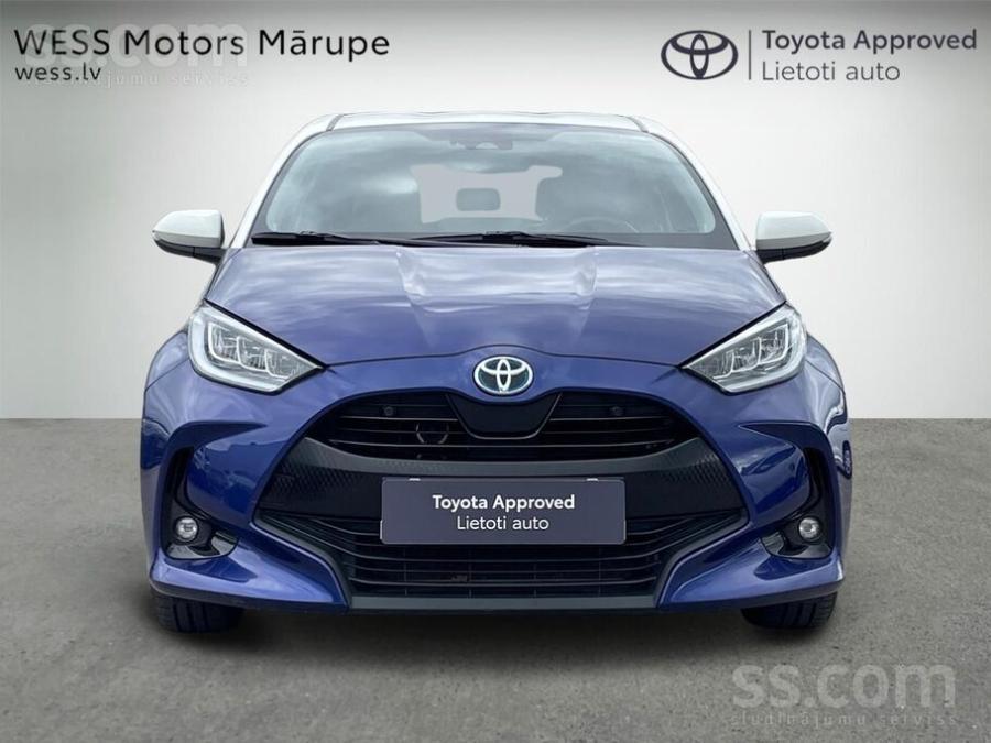Blue Toyota Yaris 2022 in Riga, with an engine capacity of 1.50 L and mileage of 29 thousand km for 18990 €, photo 6 on AUTOMOTO.COM.LV