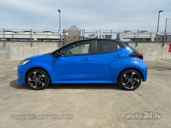 Blue Toyota Yaris 2024 in Tallinn, with an engine capacity of 1.50 L and mileage of 28 thousand km for 23390 €, photo 7 on AUTOMOTO.COM.LV