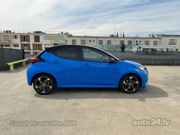 Blue Toyota Yaris 2024 in Tallinn, with an engine capacity of 1.50 L and mileage of 28 thousand km for 23390 €, photo 8 on AUTOMOTO.COM.LV