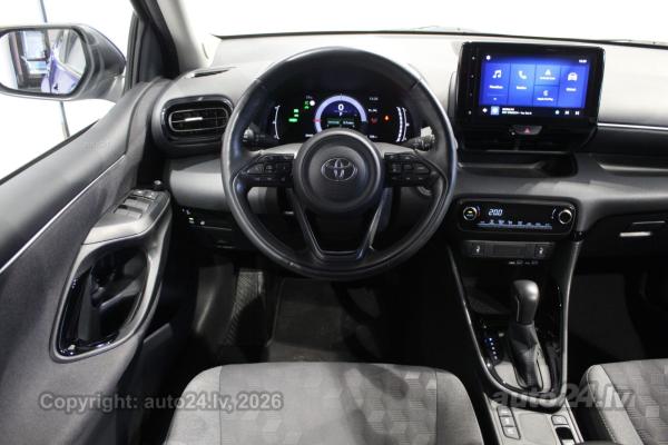 Zils Toyota Yaris 2024 Tallina, ar dzinēja tilpumu 1.50 L un nobraukumu 39 tūkst. km par 21390 €, foto 9 vietnē AUTOMOTO.COM.LV