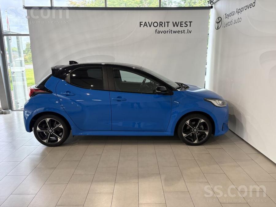 Zils Toyota Yaris 2024 Ventspils, ar dzinēja tilpumu 1.50 L un nobraukumu 17 tūkst. km par 23490 €, foto 4 vietnē AUTOMOTO.COM.LV