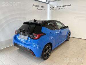 Zils Toyota Yaris 2024 Ventspils, ar dzinēja tilpumu 1.50 L un nobraukumu 17 tūkst. km par 23490 €, foto 5 vietnē AUTOMOTO.COM.LV