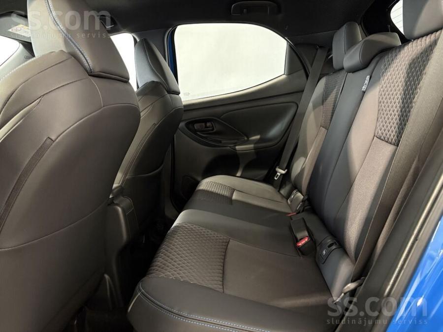 Zils Toyota Yaris 2024 Ventspils, ar dzinēja tilpumu 1.50 L un nobraukumu 17 tūkst. km par 23490 €, foto 7 vietnē AUTOMOTO.COM.LV