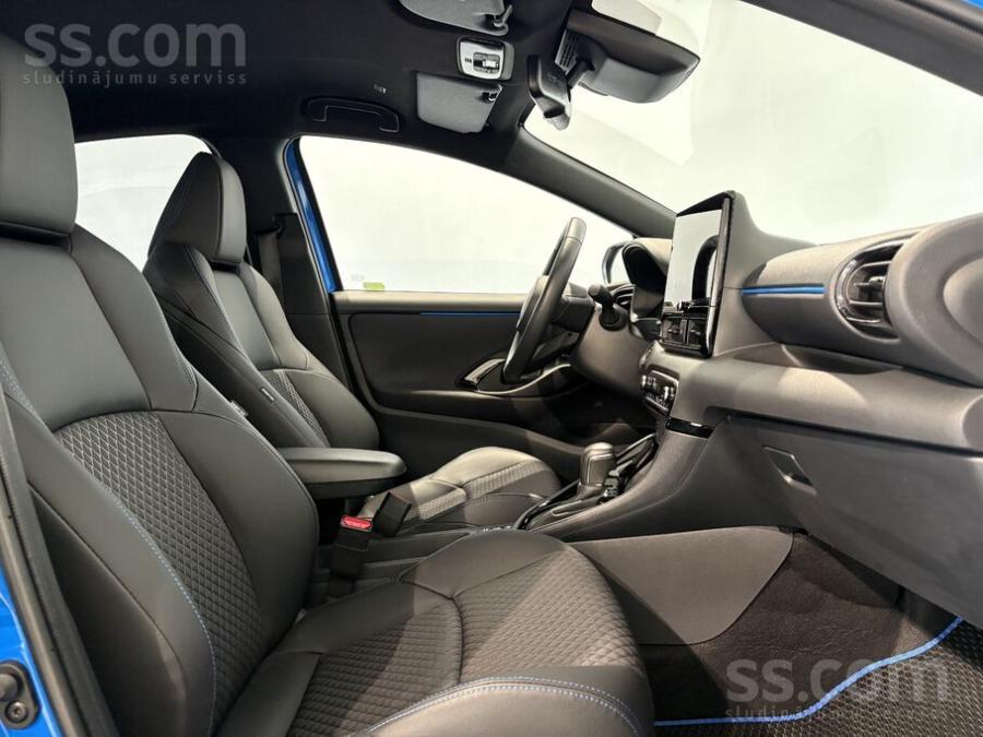 Zils Toyota Yaris 2024 Ventspils, ar dzinēja tilpumu 1.50 L un nobraukumu 17 tūkst. km par 23490 €, foto 8 vietnē AUTOMOTO.COM.LV