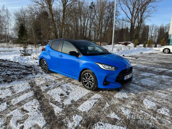 Zils Toyota Yaris 2025 Tartu, ar dzinēja tilpumu 1.50 L un nobraukumu 12 tūkst. km par 22900 €, foto 1 vietnē AUTOMOTO.COM.LV