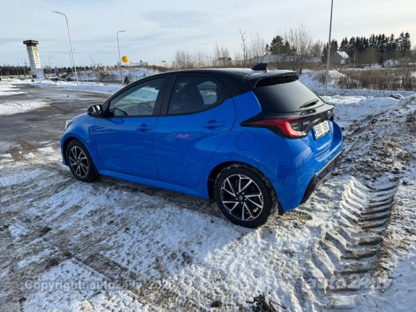 Zils Toyota Yaris 2025 Tartu, ar dzinēja tilpumu 1.50 L un nobraukumu 12 tūkst. km par 22900 €, foto 3 vietnē AUTOMOTO.COM.LV