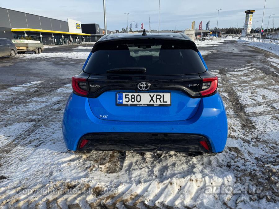 Zils Toyota Yaris 2025 Tartu, ar dzinēja tilpumu 1.50 L un nobraukumu 12 tūkst. km par 22900 €, foto 4 vietnē AUTOMOTO.COM.LV