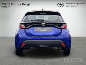 Zils Toyota Yaris 2025 Rīga, ar dzinēja tilpumu 1.50 L un nobraukumu 11 tūkst. km par 21490 €, foto 5 vietnē AUTOMOTO.COM.LV