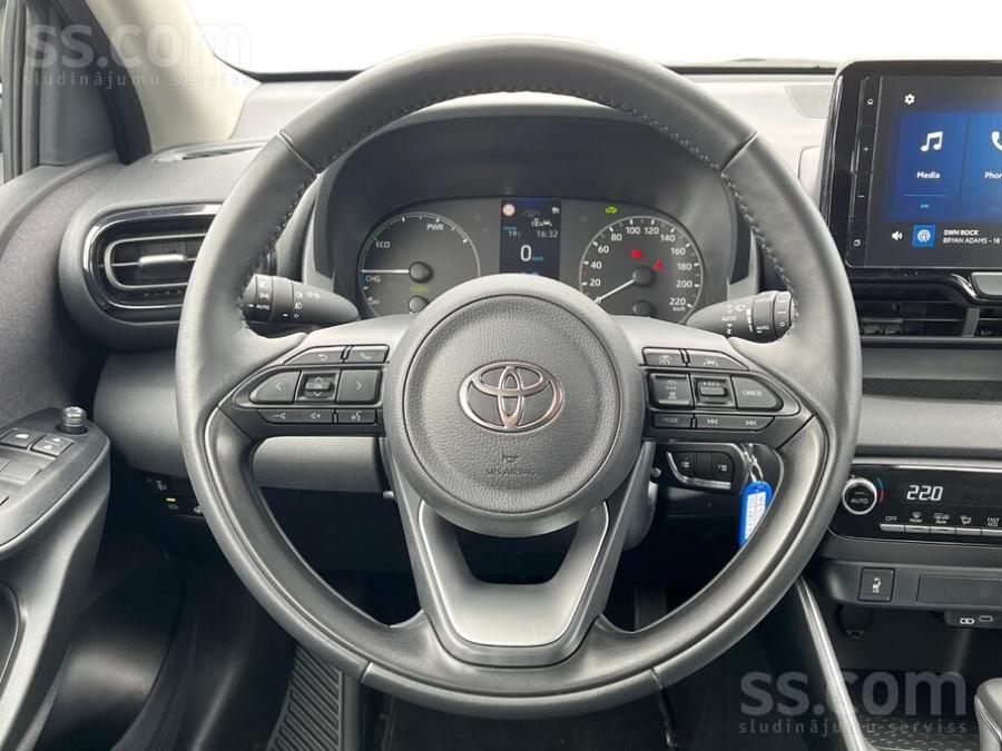 Zils Toyota Yaris 2025 Rīga, ar dzinēja tilpumu 1.50 L un nobraukumu 11 tūkst. km par 21490 €, foto 13 vietnē AUTOMOTO.COM.LV
