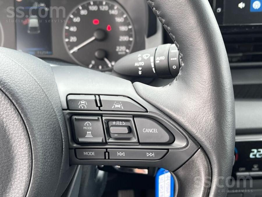 Zils Toyota Yaris 2025 Rīga, ar dzinēja tilpumu 1.50 L un nobraukumu 11 tūkst. km par 21490 €, foto 19 vietnē AUTOMOTO.COM.LV