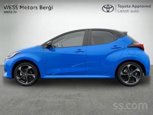 Blue Toyota Yaris 2026 in Riga, with an engine capacity of 1.50 L and mileage of 490 thousand km for 28990 €, photo 4 on AUTOMOTO.COM.LV