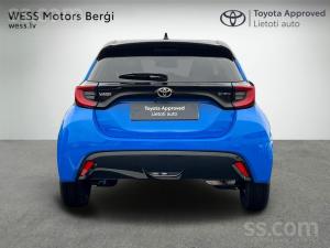 Blue Toyota Yaris 2026 in Riga, with an engine capacity of 1.50 L and mileage of 490 thousand km for 28990 €, photo 5 on AUTOMOTO.COM.LV