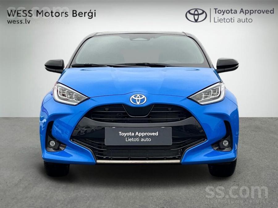 Blue Toyota Yaris 2026 in Riga, with an engine capacity of 1.50 L and mileage of 490 thousand km for 28990 €, photo 6 on AUTOMOTO.COM.LV