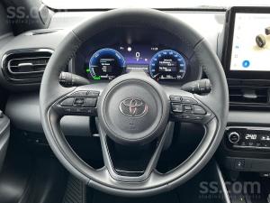 Blue Toyota Yaris 2026 in Riga, with an engine capacity of 1.50 L and mileage of 490 thousand km for 28990 €, photo 13 on AUTOMOTO.COM.LV