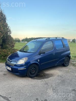 Blue Toyota Yaris 2002 in Riga, with an engine capacity of 1.40 L and mileage of 215 thousand km for 700 €, photo  on AUTOMOTO.COM.LV