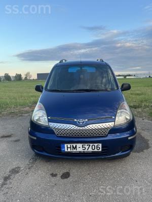 Blue Toyota Yaris 2002 in Riga, with an engine capacity of 1.40 L and mileage of 215 thousand km for 700 €, photo 3 on AUTOMOTO.COM.LV