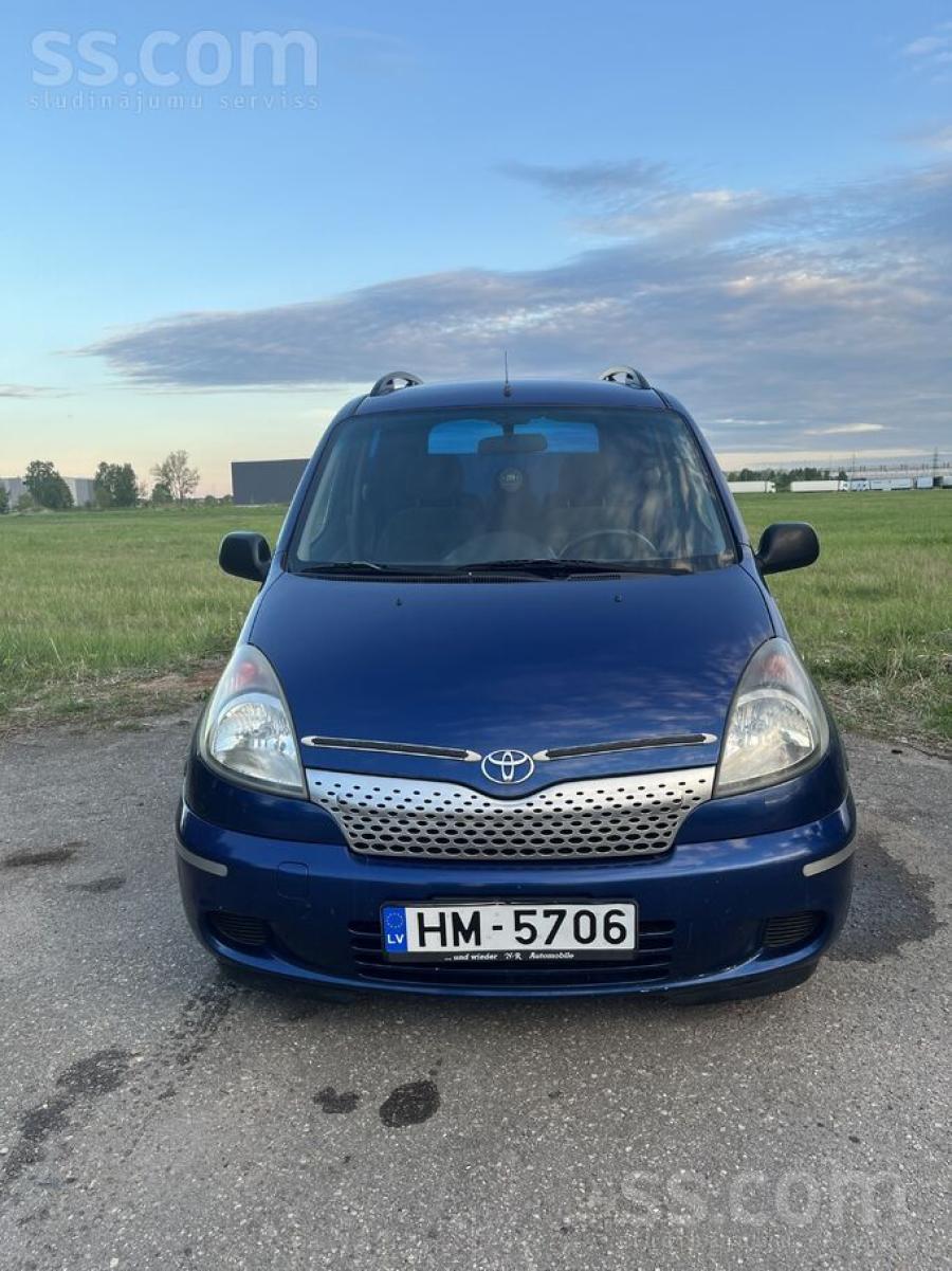 Blue Toyota Yaris 2002 in Riga, with an engine capacity of 1.40 L and mileage of 215 thousand km for 700 €, photo 3 on AUTOMOTO.COM.LV