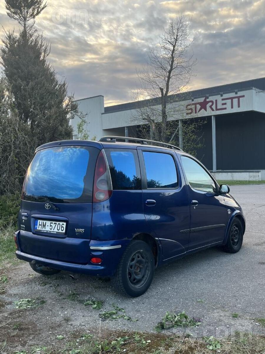 Blue Toyota Yaris 2002 in Riga, with an engine capacity of 1.40 L and mileage of 215 thousand km for 700 €, photo 4 on AUTOMOTO.COM.LV