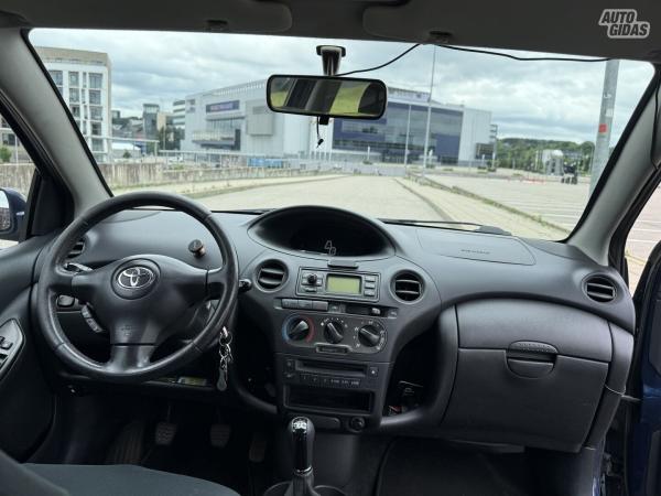 Zils Toyota Yaris 2005 Viļņa, ar dzinēja tilpumu 1.40 L un nobraukumu 289 tūkst. km par 1400 €, foto 7 vietnē AUTOMOTO.COM.LV