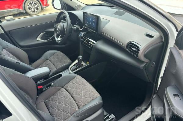 Zils Toyota Yaris 2022 Rīga, ar dzinēja tilpumu 1.50 L un nobraukumu 60 tūkst. km par 22500 €, foto 4 vietnē AUTOMOTO.COM.LV