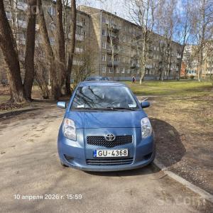 Zils Toyota Yaris 2008 Rīga, ar dzinēja tilpumu 1.30 L un nobraukumu 110 tūkst. km par 2300 €, foto  vietnē AUTOMOTO.COM.LV