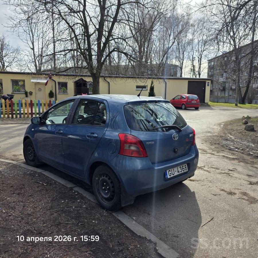 Zils Toyota Yaris 2008 Rīga, ar dzinēja tilpumu 1.30 L un nobraukumu 110 tūkst. km par 2300 €, foto 3 vietnē AUTOMOTO.COM.LV