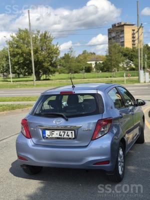 Zils Toyota Yaris 2013 Rīga, ar dzinēja tilpumu 1.40 L un nobraukumu 0 tūkst. km par 3800 €, foto 3 vietnē AUTOMOTO.COM.LV