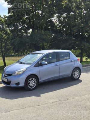 Zils Toyota Yaris 2013 Rīga, ar dzinēja tilpumu 1.40 L un nobraukumu 0 tūkst. km par 3800 €, foto 4 vietnē AUTOMOTO.COM.LV