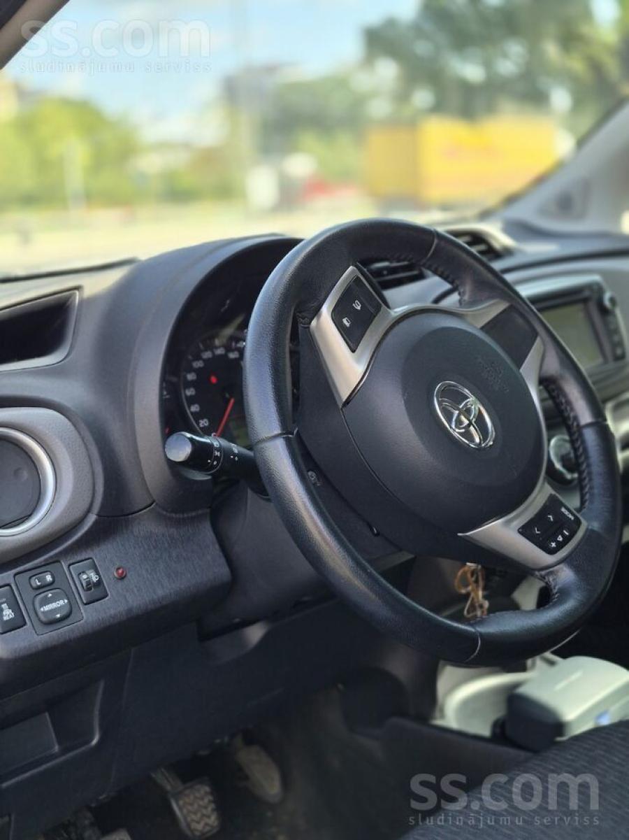 Zils Toyota Yaris 2013 Rīga, ar dzinēja tilpumu 1.40 L un nobraukumu 0 tūkst. km par 3800 €, foto 7 vietnē AUTOMOTO.COM.LV