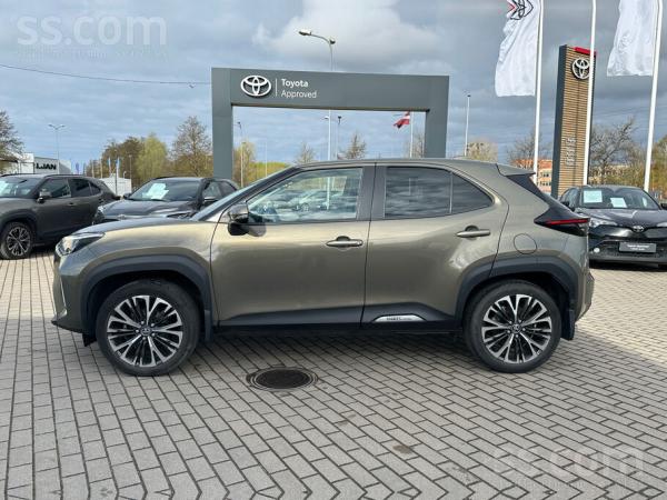 Brūns Toyota Yaris 2022 Liepāja, ar dzinēja tilpumu 1.50 L un nobraukumu 39 tūkst. km par 22200 €, foto 2 vietnē AUTOMOTO.COM.LV