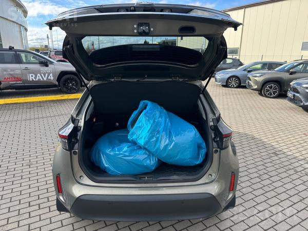 Brūns Toyota Yaris 2022 Liepāja, ar dzinēja tilpumu 1.50 L un nobraukumu 39 tūkst. km par 22200 €, foto 9 vietnē AUTOMOTO.COM.LV