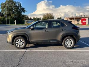 Brūns Toyota Yaris 2023 Rīga, ar dzinēja tilpumu 1.50 L un nobraukumu 47 tūkst. km par 21500 €, foto 4 vietnē AUTOMOTO.COM.LV