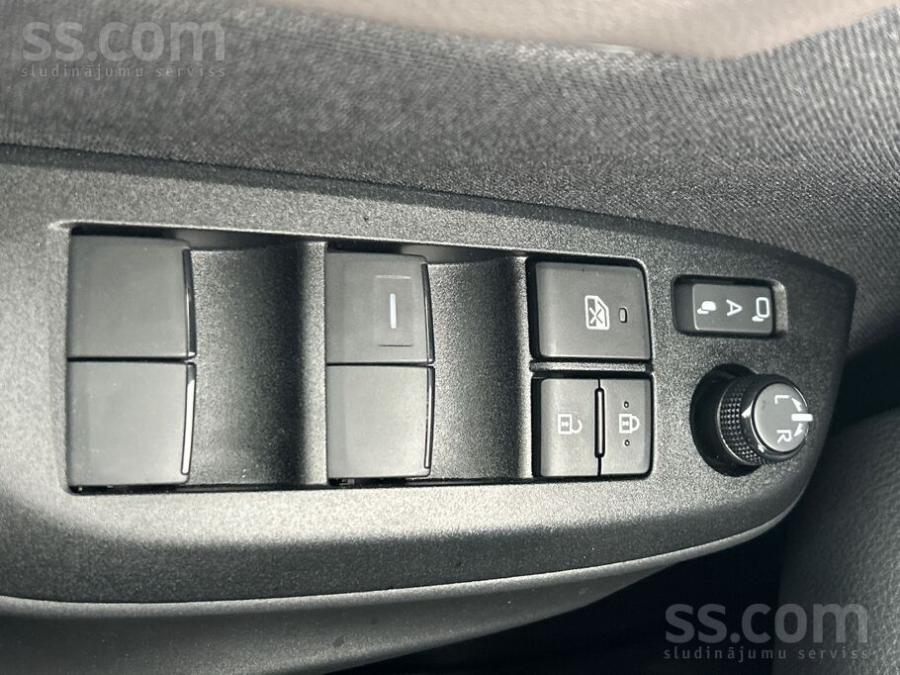 Brūns Toyota Yaris 2025 Rīga, ar dzinēja tilpumu 1.50 L un nobraukumu 6 tūkst. km par 31990 €, foto 22 vietnē AUTOMOTO.COM.LV