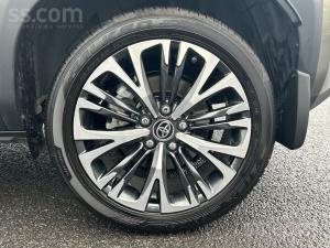 Brūns Toyota Yaris 2025 Rīga, ar dzinēja tilpumu 1.50 L un nobraukumu 6 tūkst. km par 31990 €, foto 24 vietnē AUTOMOTO.COM.LV
