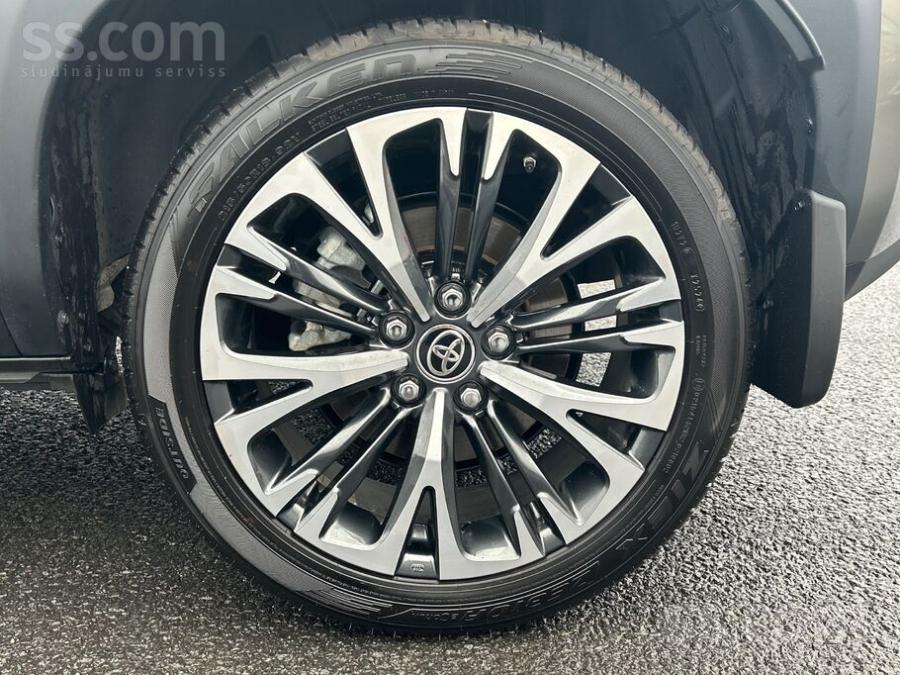 Brūns Toyota Yaris 2025 Rīga, ar dzinēja tilpumu 1.50 L un nobraukumu 6 tūkst. km par 31990 €, foto 24 vietnē AUTOMOTO.COM.LV