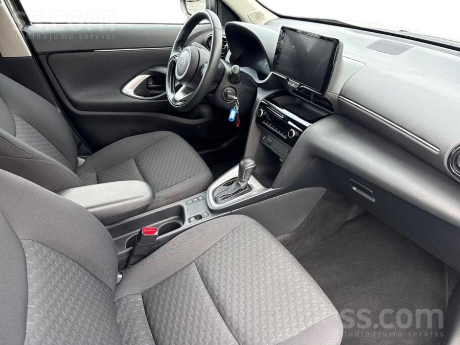 Brūns Toyota Yaris 2025 Rīga, ar dzinēja tilpumu 1.50 L un nobraukumu 17 tūkst. km par 23990 €, foto 7 vietnē AUTOMOTO.COM.LV