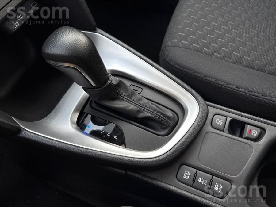 Brūns Toyota Yaris 2025 Rīga, ar dzinēja tilpumu 1.50 L un nobraukumu 17 tūkst. km par 23990 €, foto 20 vietnē AUTOMOTO.COM.LV