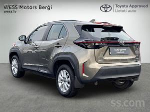 Brūns Toyota Yaris 2025 Rīga, ar dzinēja tilpumu 1.50 L un nobraukumu 17 tūkst. km par 23990 €, foto 25 vietnē AUTOMOTO.COM.LV