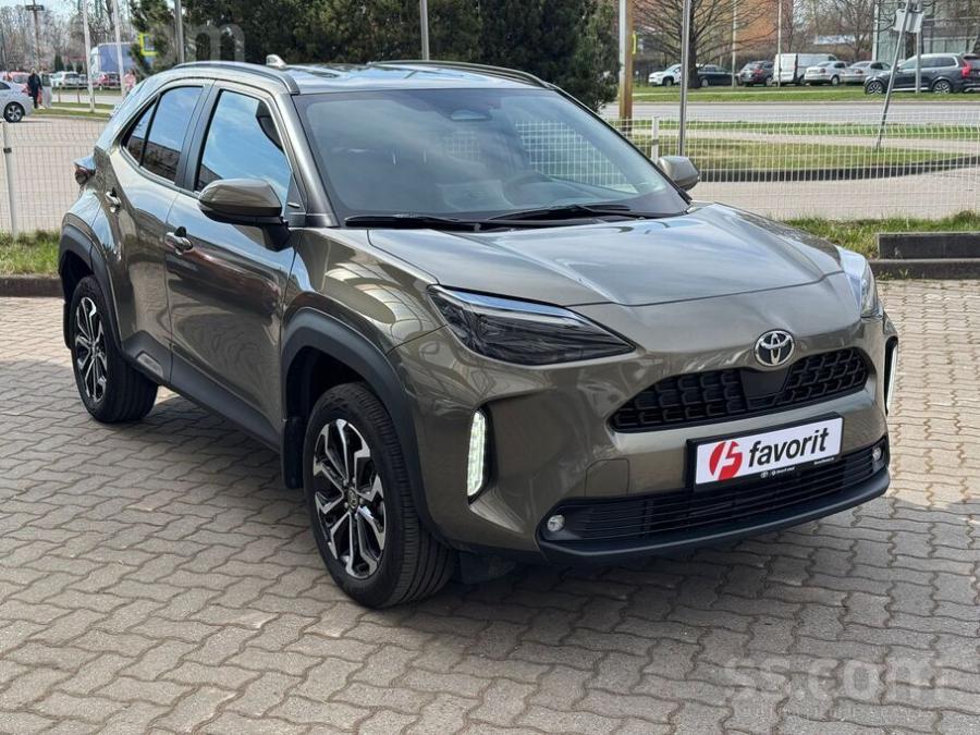 Brūns Toyota Yaris 2025 Rīga, ar dzinēja tilpumu 1.50 L un nobraukumu 13 tūkst. km par 22450 €, foto 1 vietnē AUTOMOTO.COM.LV