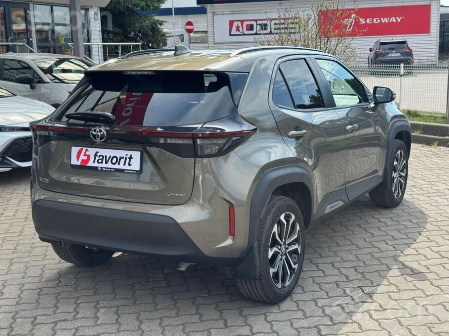 Brūns Toyota Yaris 2025 Rīga, ar dzinēja tilpumu 1.50 L un nobraukumu 13 tūkst. km par 22450 €, foto 5 vietnē AUTOMOTO.COM.LV