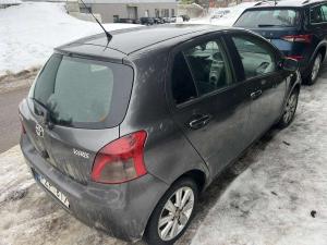 Brown Toyota Yaris 2007 in Vilnius, with an engine capacity of 1.40 L and mileage of 280 thousand km for 550 €, photo 4 on AUTOMOTO.COM.LV