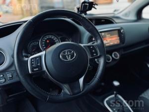 Brūns Toyota Yaris 2015 Cēsis, ar dzinēja tilpumu 1.30 L un nobraukumu 0 tūkst. km par 8990 €, foto 20 vietnē AUTOMOTO.COM.LV
