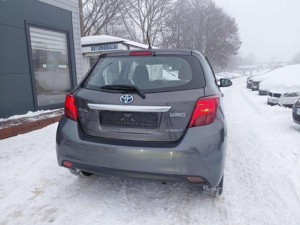 Brown Toyota Yaris 2015 in Klaipeda, with an engine capacity of 1.50 L and mileage of 175 thousand km for 7850 €, photo 6 on AUTOMOTO.COM.LV
