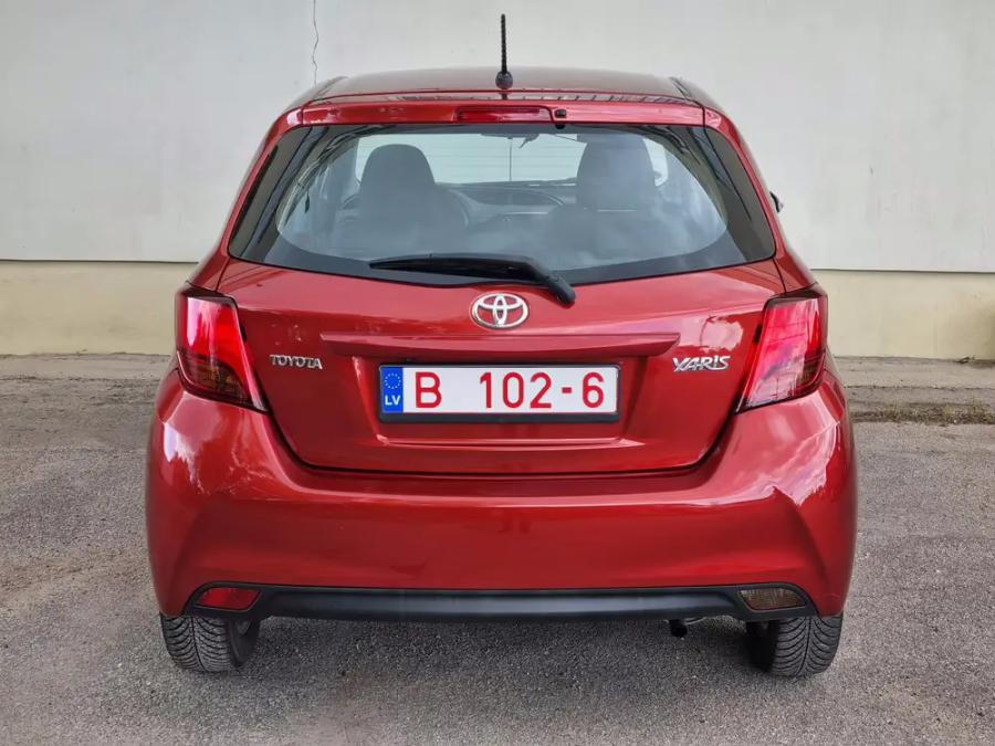 Brown Toyota Yaris 2015 in Ogre, with an engine capacity of 1.00 L and mileage of 127 thousand km for 7150 €, photo 8 on AUTOMOTO.COM.LV