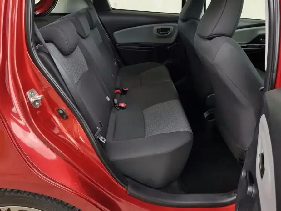 Brown Toyota Yaris 2015 in Ogre, with an engine capacity of 1.00 L and mileage of 127 thousand km for 7150 €, photo 12 on AUTOMOTO.COM.LV