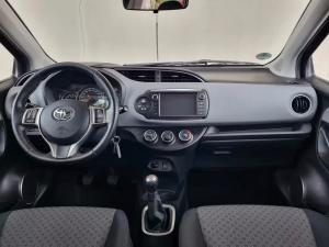 Brown Toyota Yaris 2015 in Ogre, with an engine capacity of 1.00 L and mileage of 127 thousand km for 7150 €, photo 14 on AUTOMOTO.COM.LV