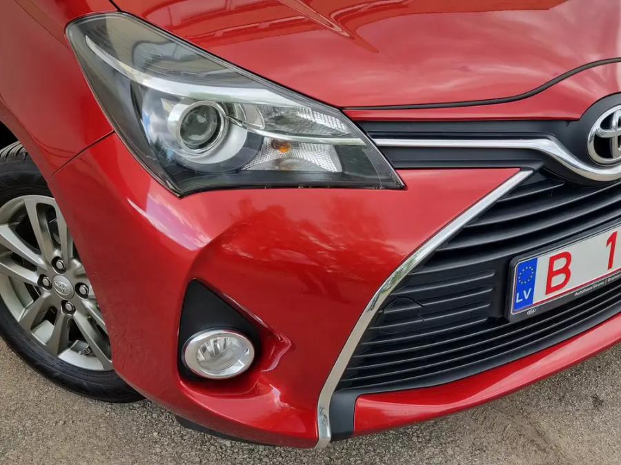 Brown Toyota Yaris 2015 in Ogre, with an engine capacity of 1.00 L and mileage of 127 thousand km for 7150 €, photo 26 on AUTOMOTO.COM.LV